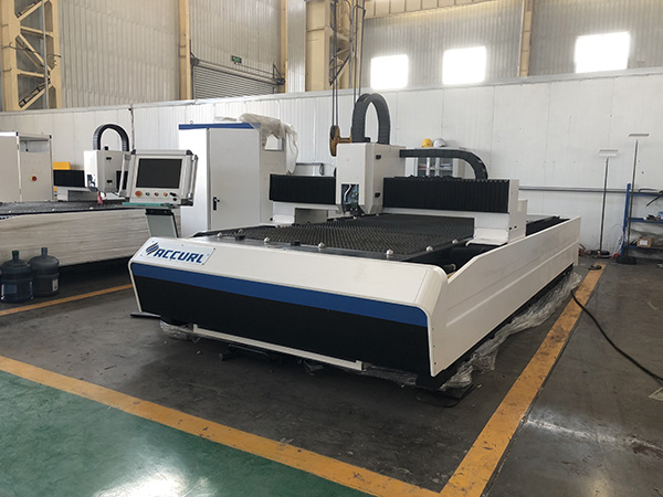 ipg 500w çeliku karboni 1kw 1500w, fletë metalike inox Cnc çmim makine ...